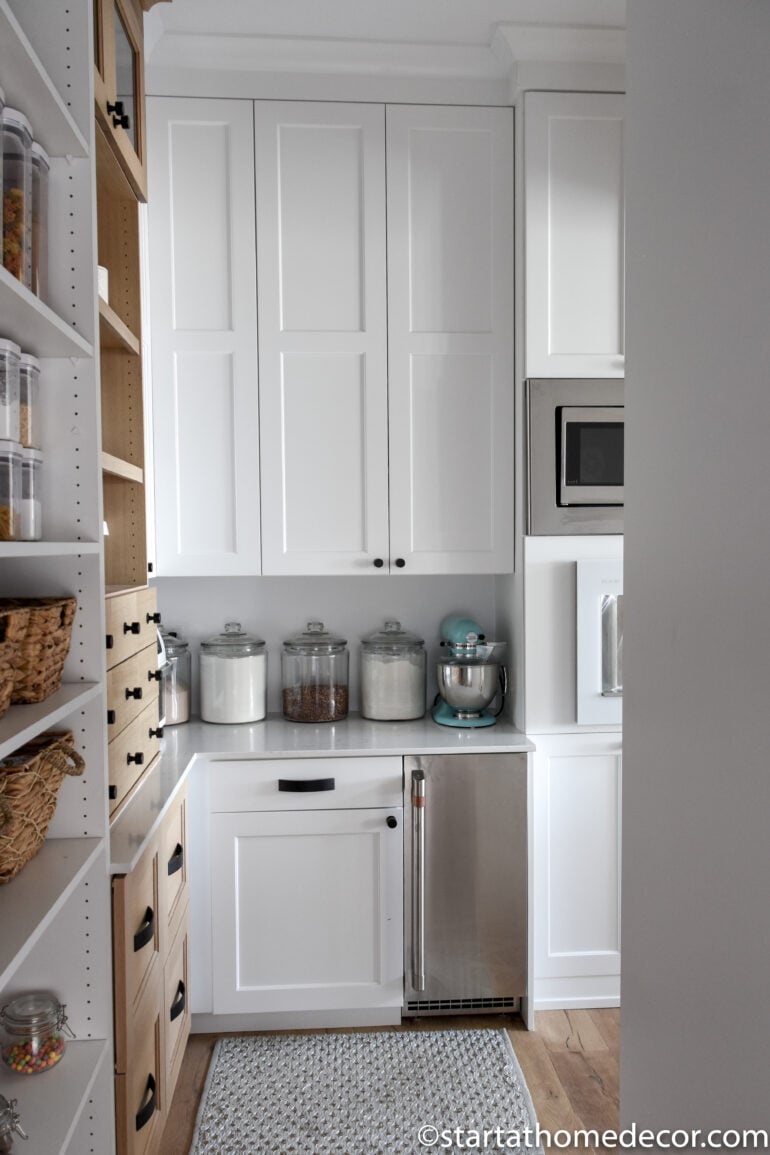 The Best Farmhouse Walk-in Pantry Ideas for a Kitchen - Start at Home Decor