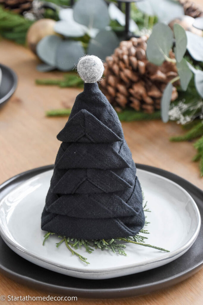 5 Steps to Create Neutral Christmas Decorations for Your Table - Brooke ...