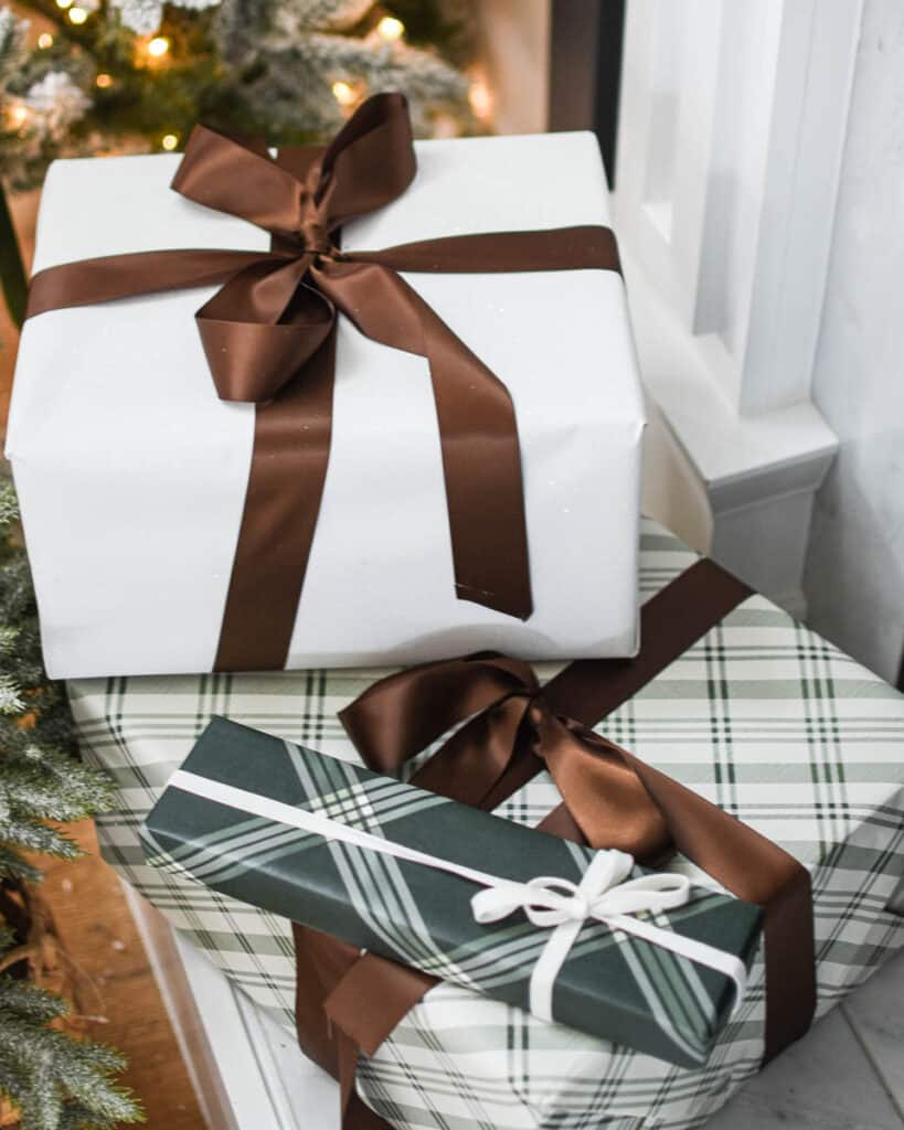 15+ DIY Christmas Present Decorations Ideas - Brooke Nicole Larsen