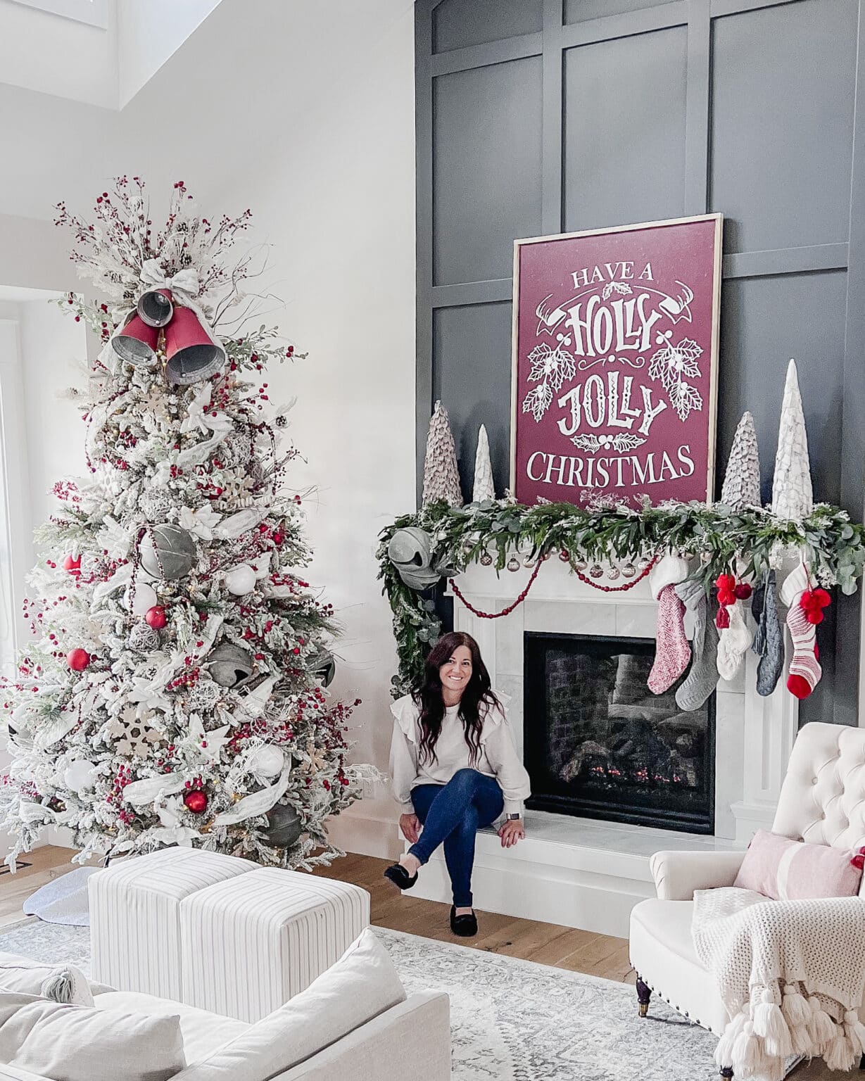 15 Elegant and Timeless Christmas Tree Decorating Ideas - Brooke Nicole ...