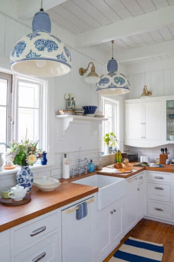 25 Trending Coastal Blue Paint Colors (From Benjamin Moore, Sherwin ...