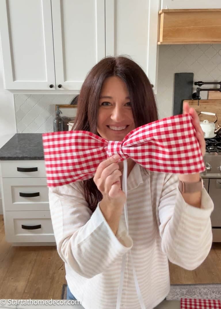 How to Make Big, Stiff Fabric Bows - Brooke Nicole Larsen