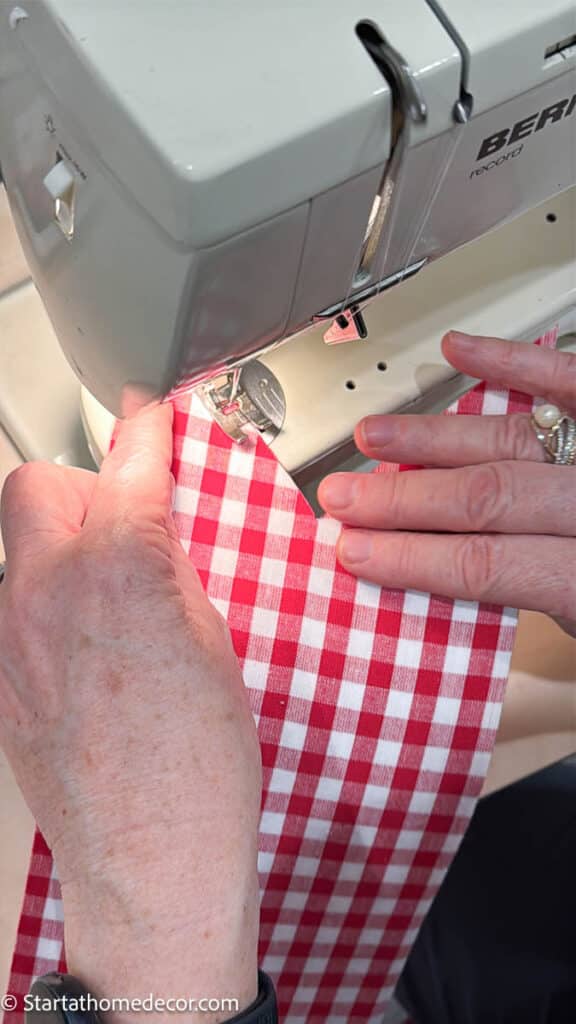 How to Make Big, Stiff Fabric Bows - Brooke Nicole Larsen