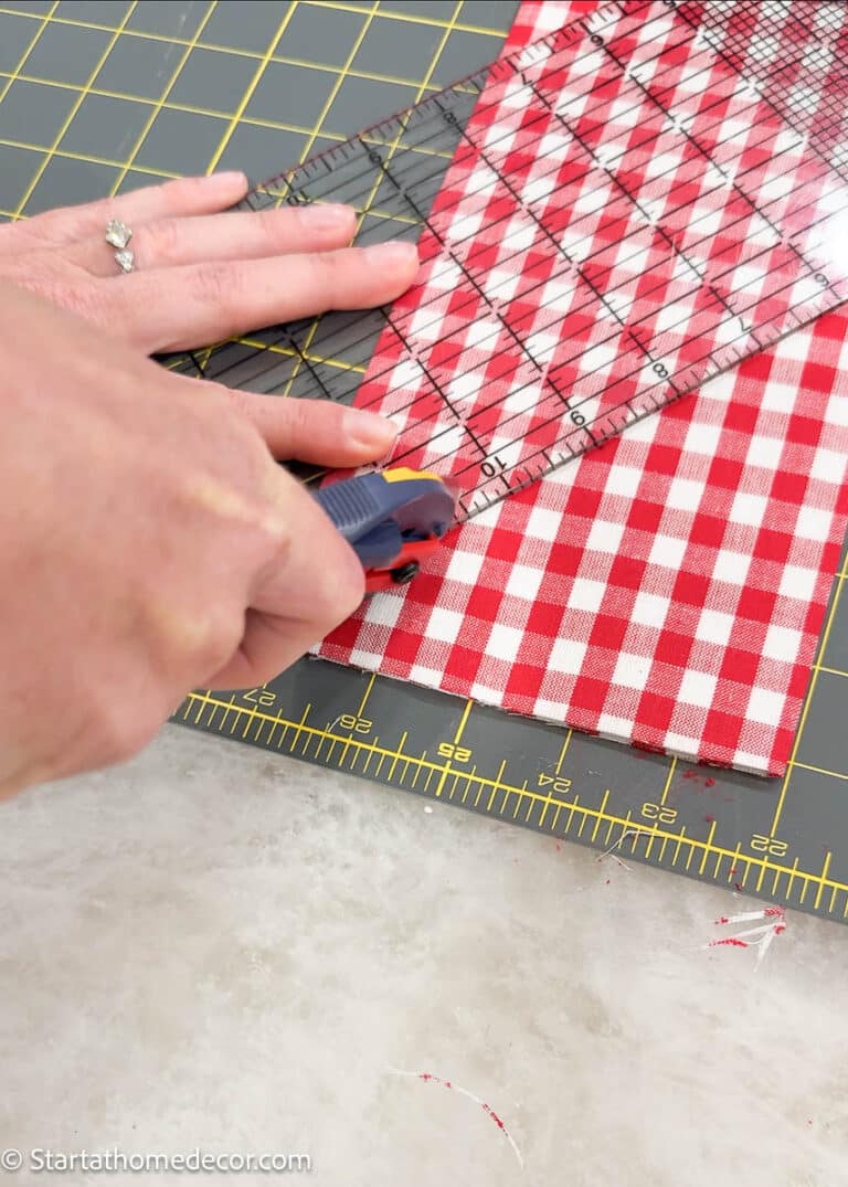 How to Make Big, Stiff Fabric Bows - Brooke Nicole Larsen